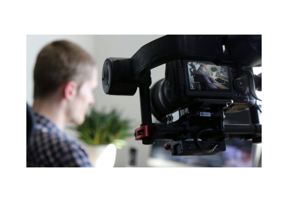 Screenwriting Basics: When to (And Not To) Write Camera Directions ...